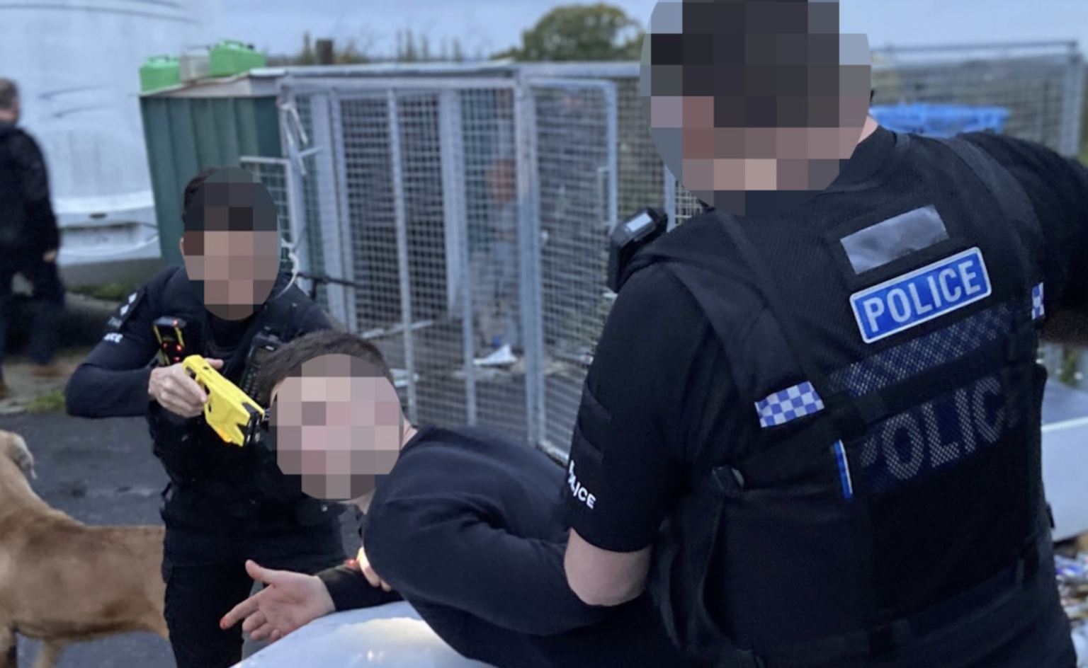 Eight arrested following warrants to combat burglary and car theft
