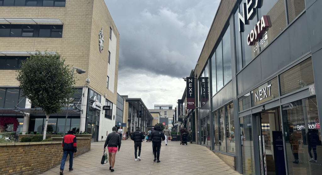 UK economy grows for first time in three months