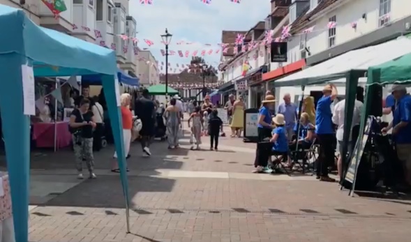 Sun shines on Old Harlow Market Fayre - Your Harlow